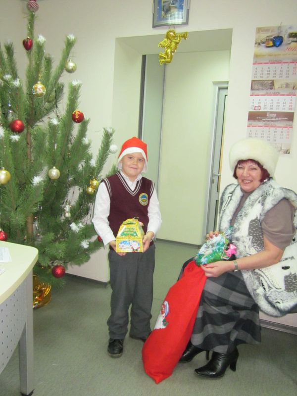 Новогодние подарки детям сотрудников филиала Харьков - Риэлтер Холодная ...
